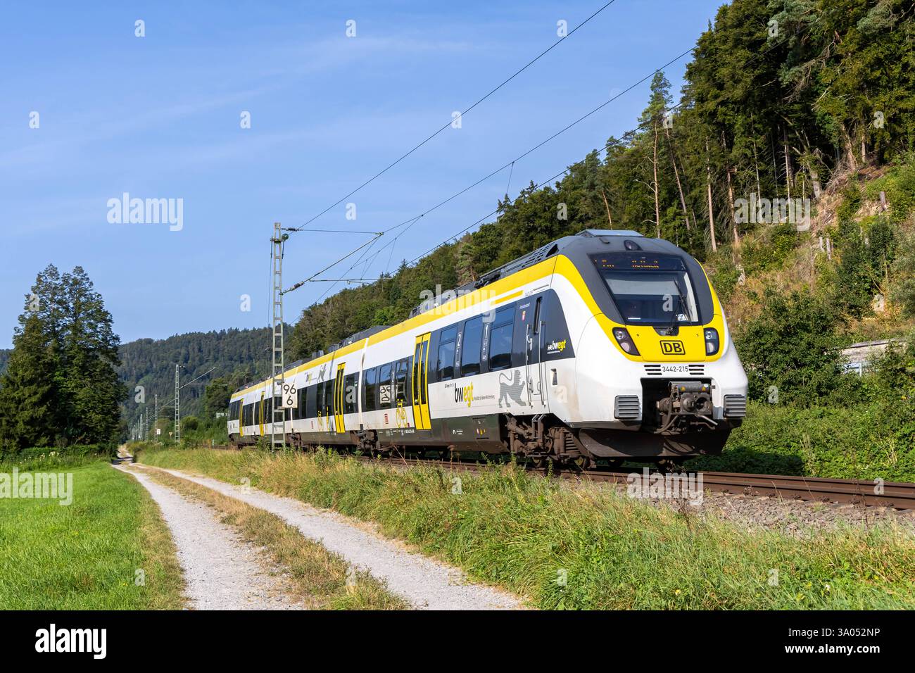 Regionalbahn Zug der Deutsche Bahn DB Regio vom Typ Bombardier Talent 2 ...