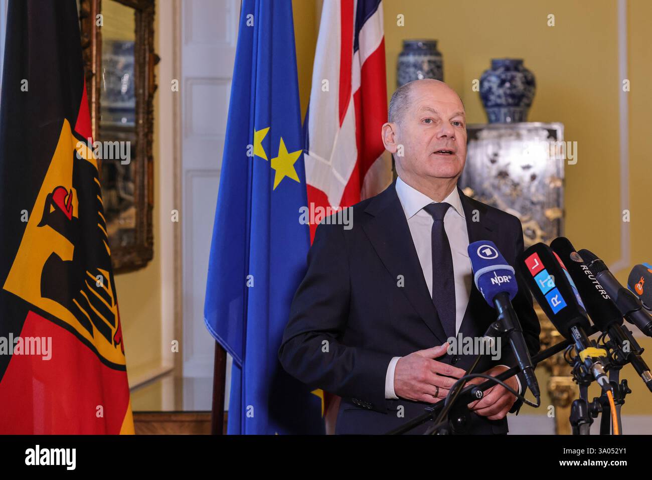 London, UK. 02nd Mar, 2025. Federal Chancellor Olaf Scholz (SPD) makes ...