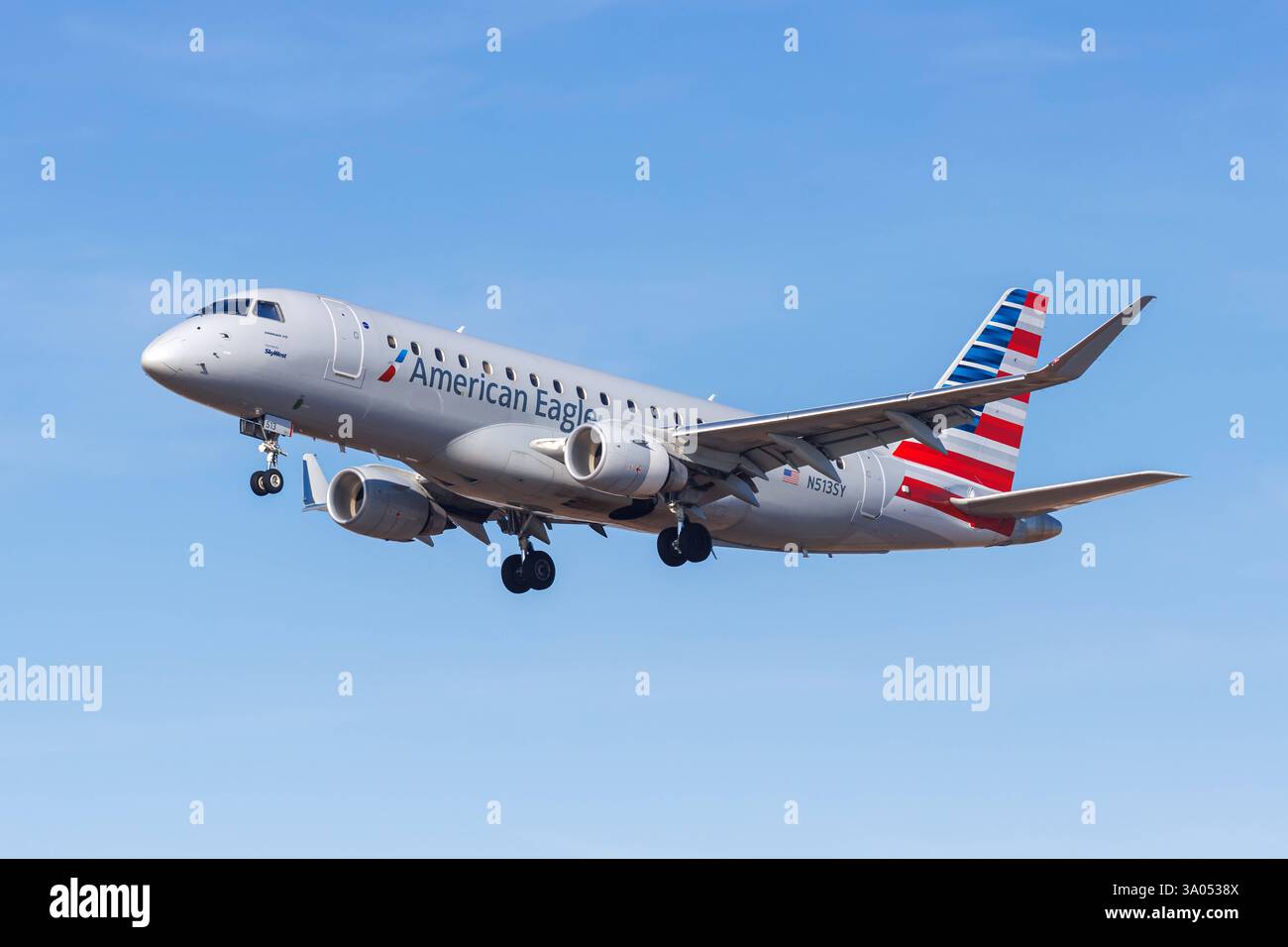 American Eagle SkyWest Airlines Embraer 175 Flugzeug Flughafen Los ...