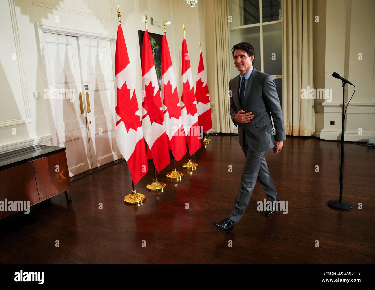 London, UK. 02nd Mar, 2025. Prime Minister Justin Trudeau leaves after ...