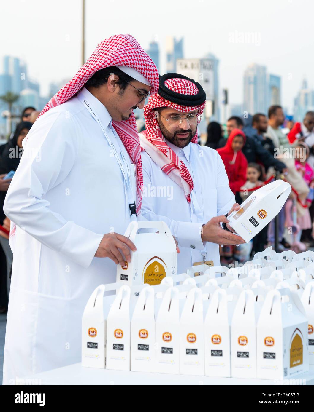 First Day Of Ramadan 2025 In Doha Qatari officials prepare Iftar meal ...