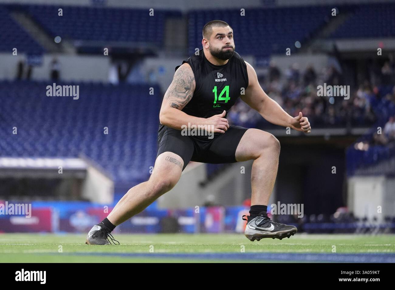 Georgia offensive lineman Dylan Fairchild runs a drill at the NFL ...