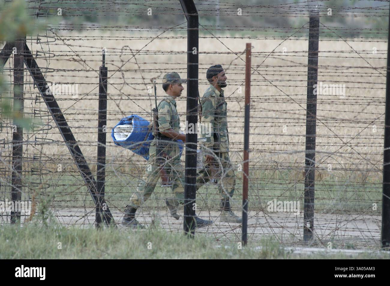 Electric fencing India & Pakistan border, Wagah border, Attari, Punjab ...