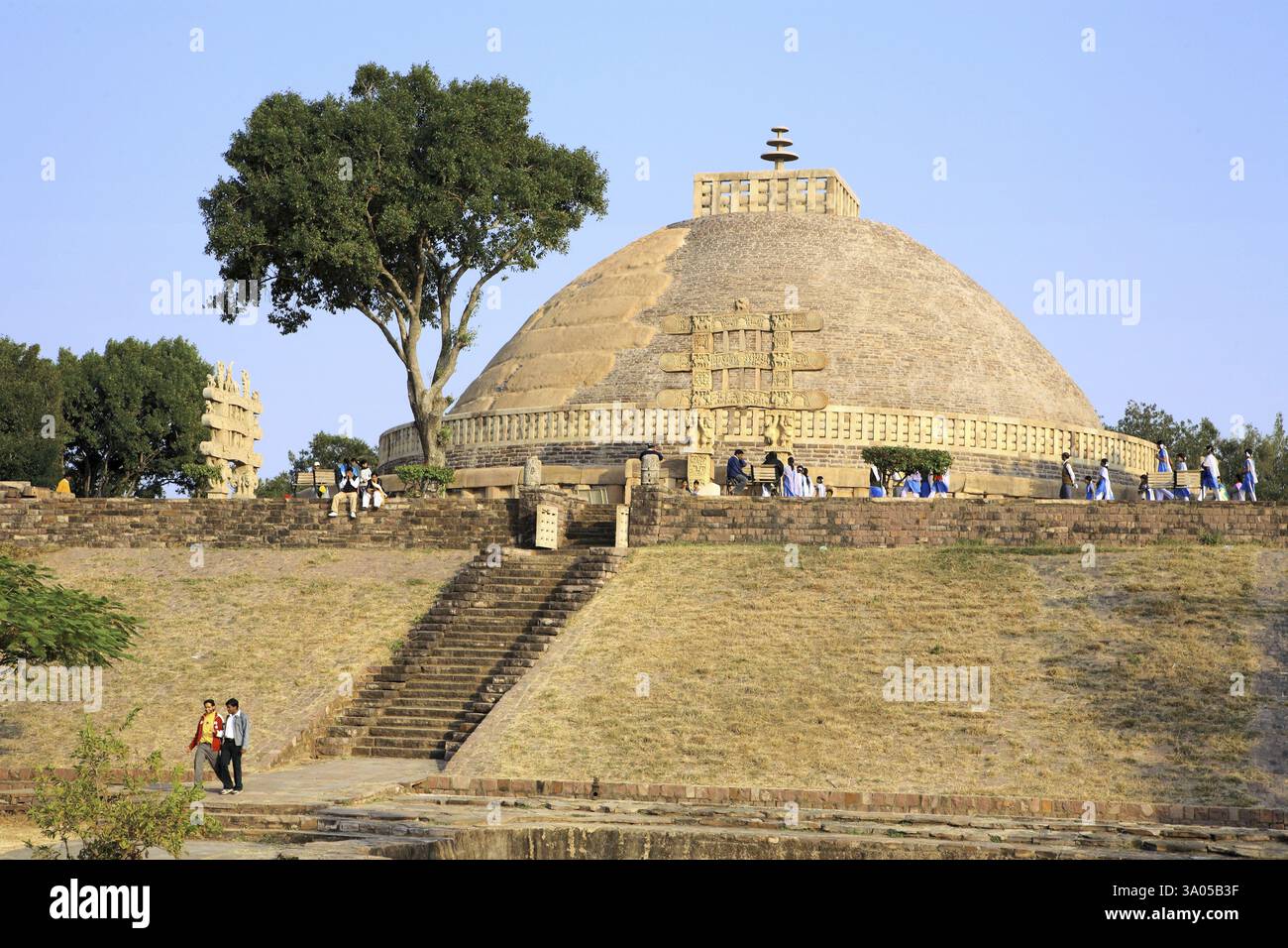 Stupa 1 constructed by king Ashok, Sanchi, Madhya Pradesh, India, Asia ...