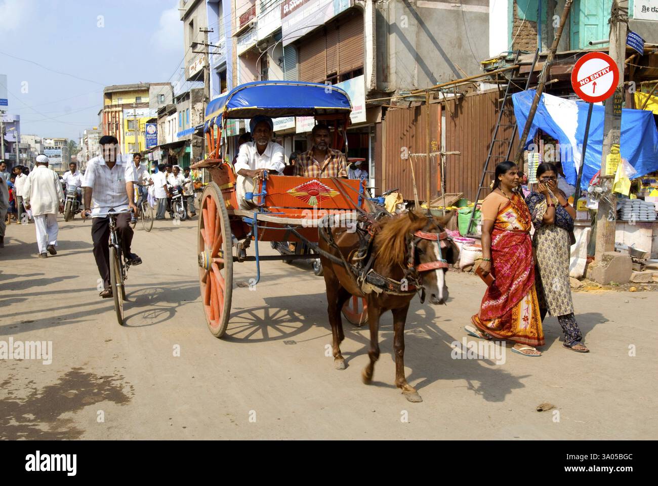 Tonga horse cart at Bijapur, Karnataka, India, Asia Stock Photo - Alamy
