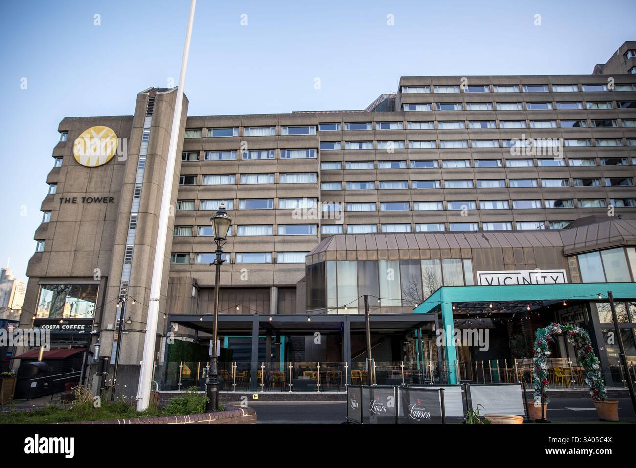Tower Hotel, St Katharine's Way London Stock Photo - Alamy