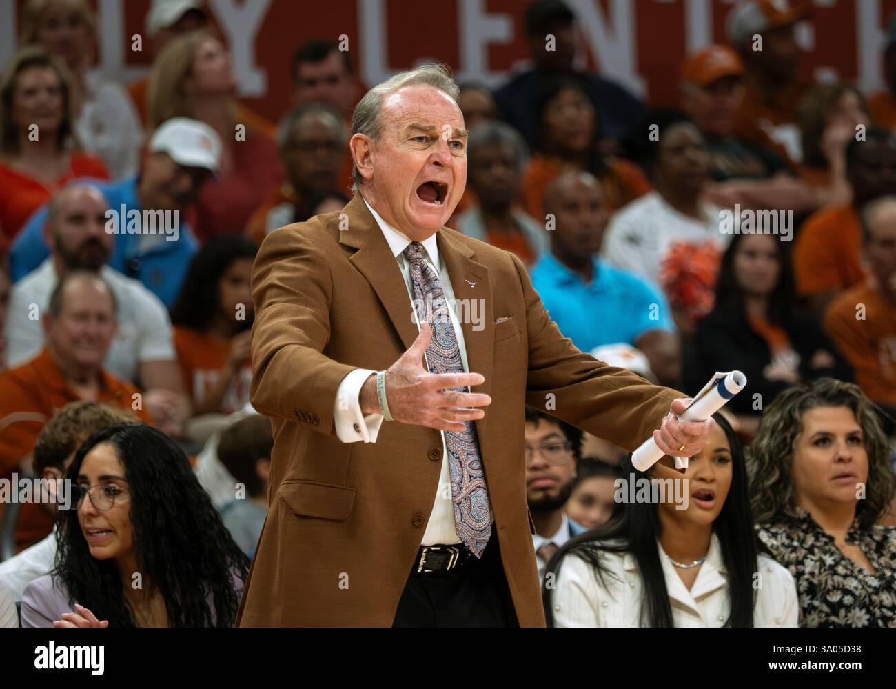 Texas head coach Vic Schaefer reacts after a call during the first half ...