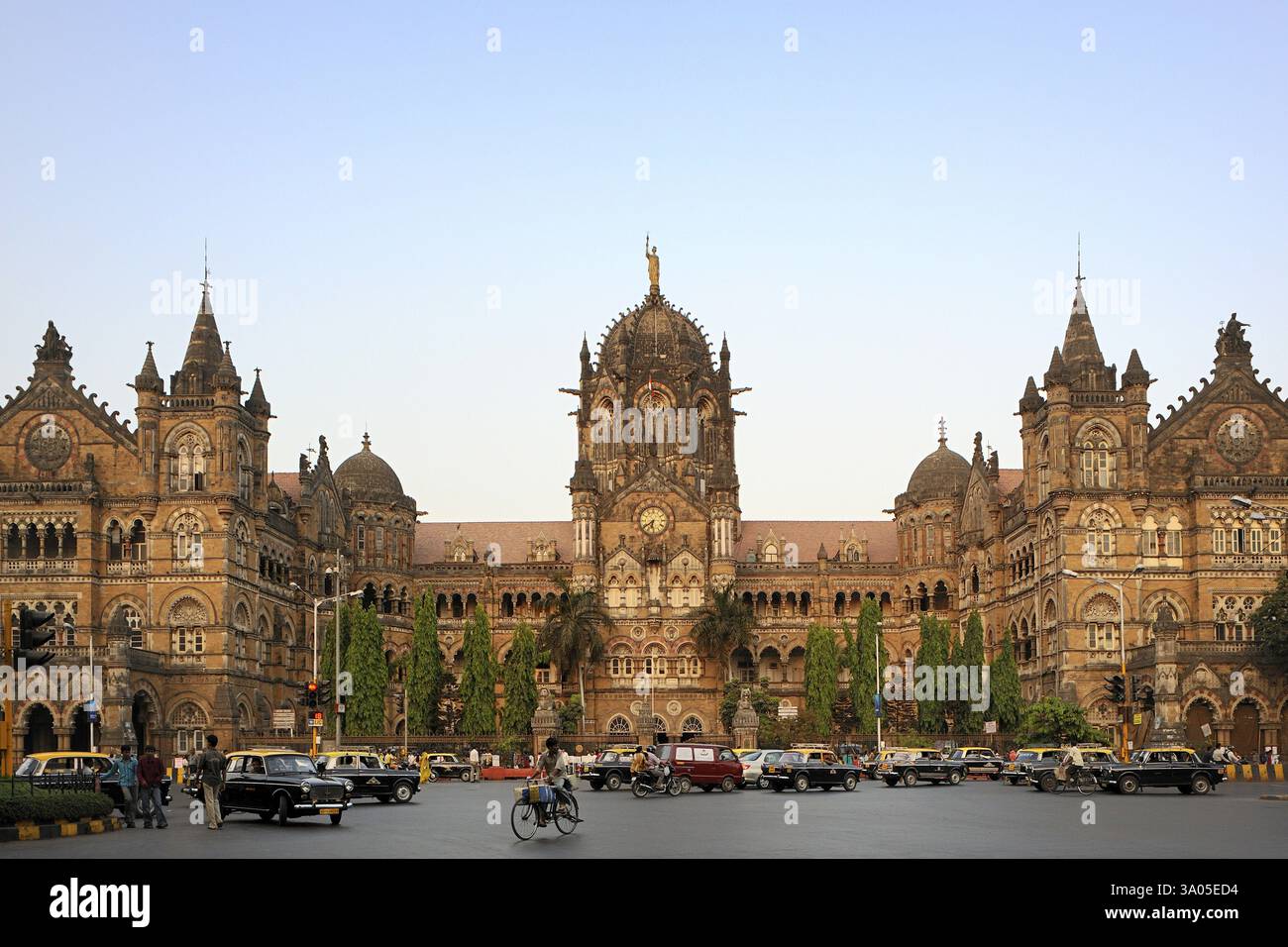 Victoria Terminus VT now Chhatrapati Shivaji Terminus CST railway ...