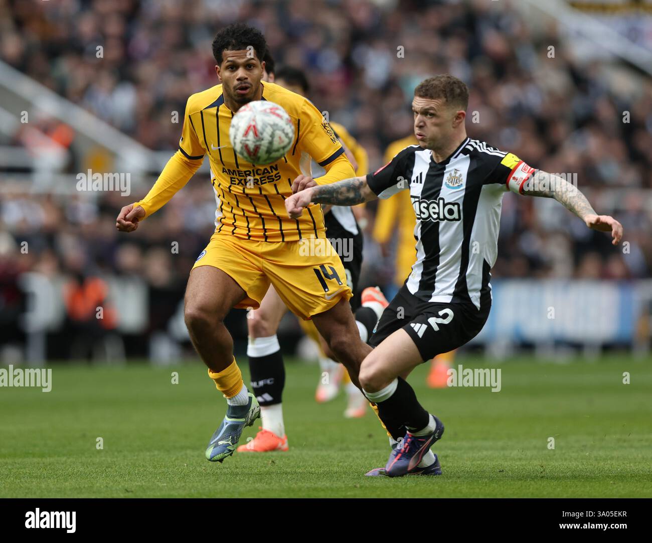 Newcastle Upon Tyne, UK. 2nd Mar, 2025. Kieran Trippier (R) of ...