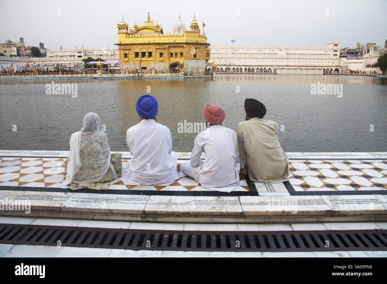 Golden Architecture of the Hari Mandir Sahib Swarn Mandir Golden temple ...