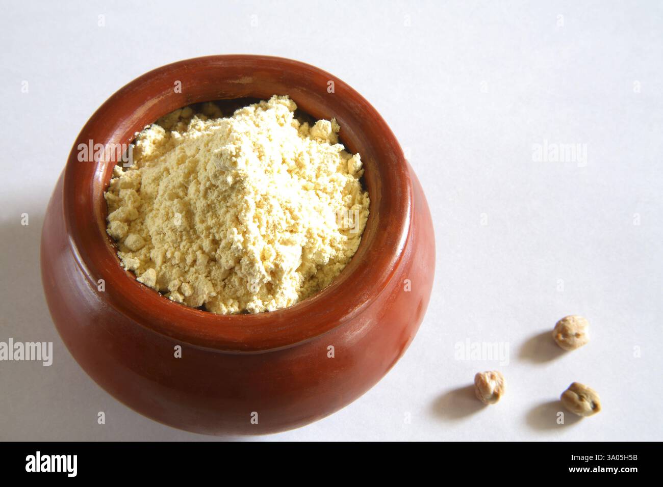 Besan gram flour in clay pot, India, Asia Stock Photo - Alamy