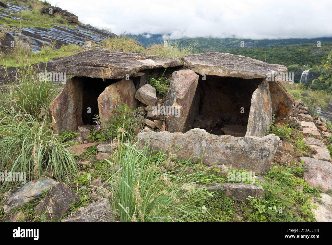 Muniyaras dolmen hi-res stock photography and images - Alamy