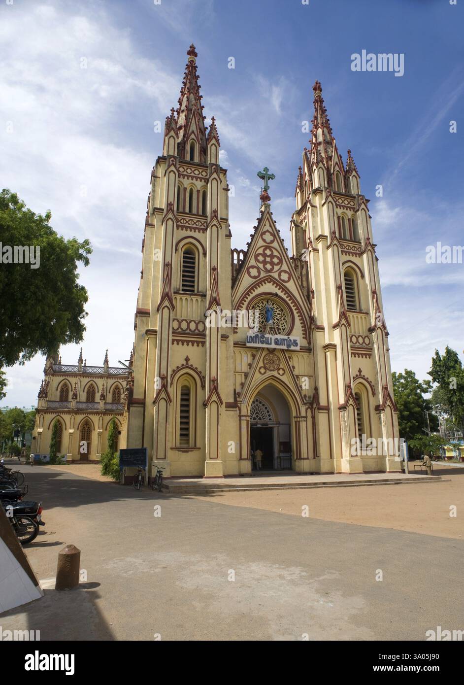 Bollywood, cinema, Hall, Eros-theatre, Building, Buildings, Color ...