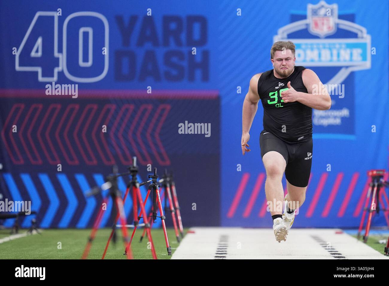 Sacramento State offensive lineman Jackson Slater runs the 40-yard dash ...