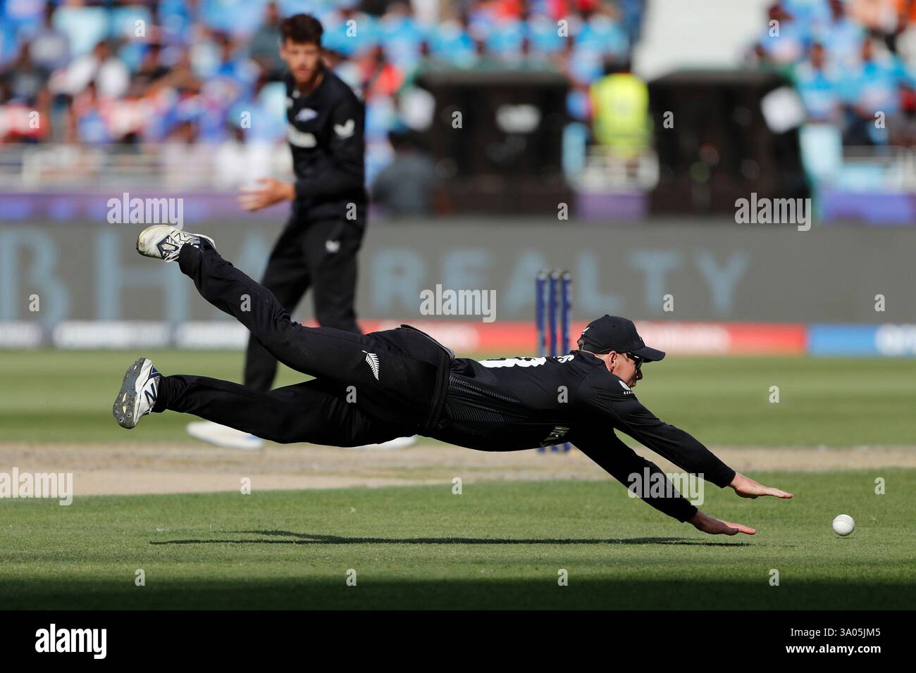 Glenn phillips cricket hi-res stock photography and images - Alamy