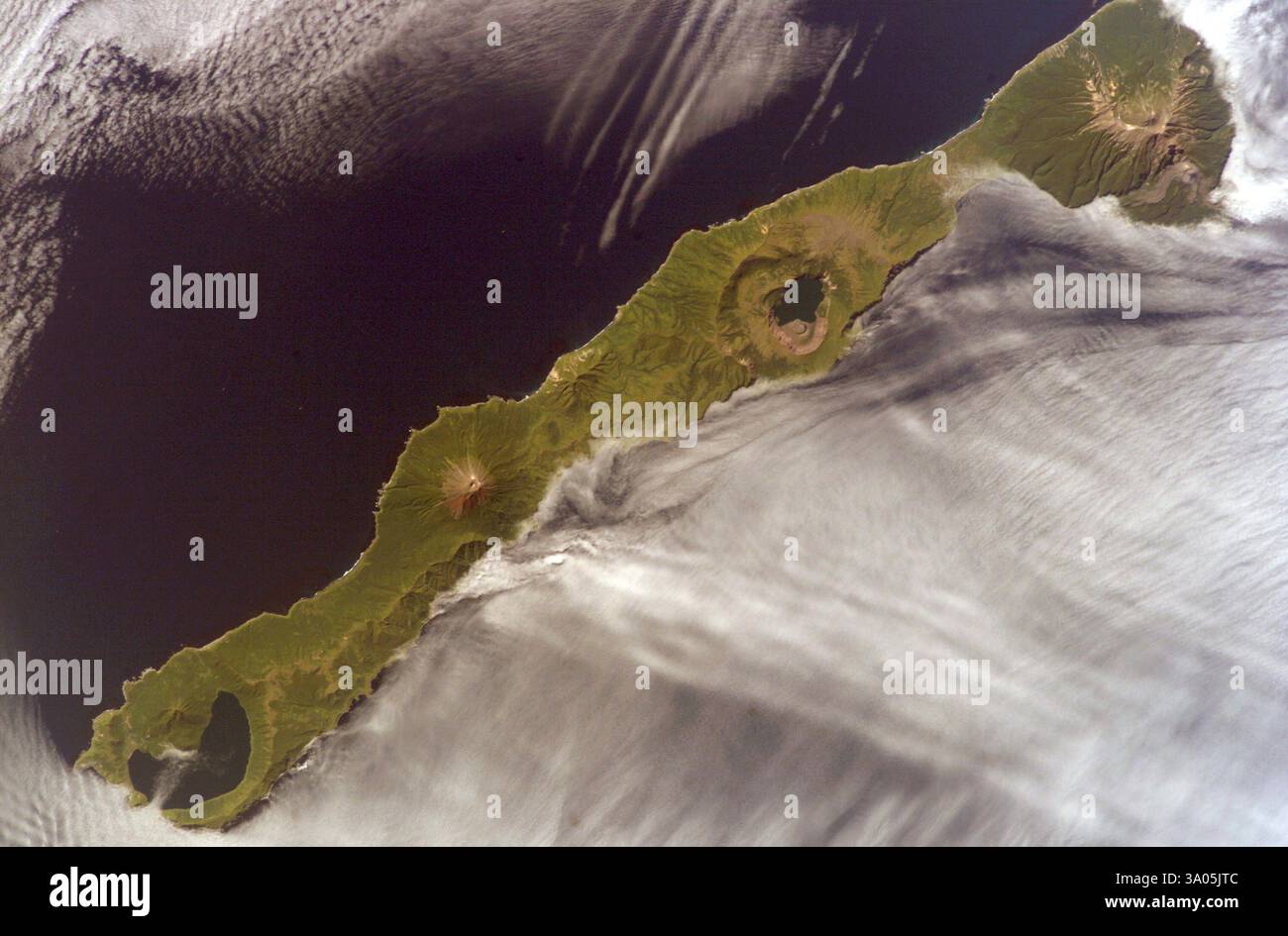 Zavaritski Caldera (Zavaritskii, Zavaritsky), caldera system located in ...