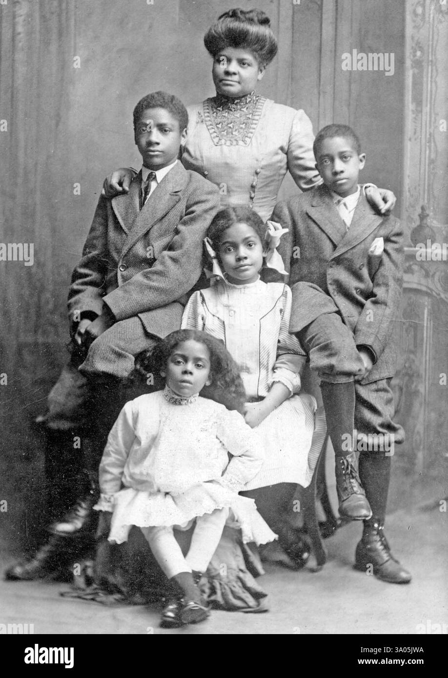 Ida Bell Wells-Barnett (July 16, 1862 – March 25, 1931) and 4 children ...