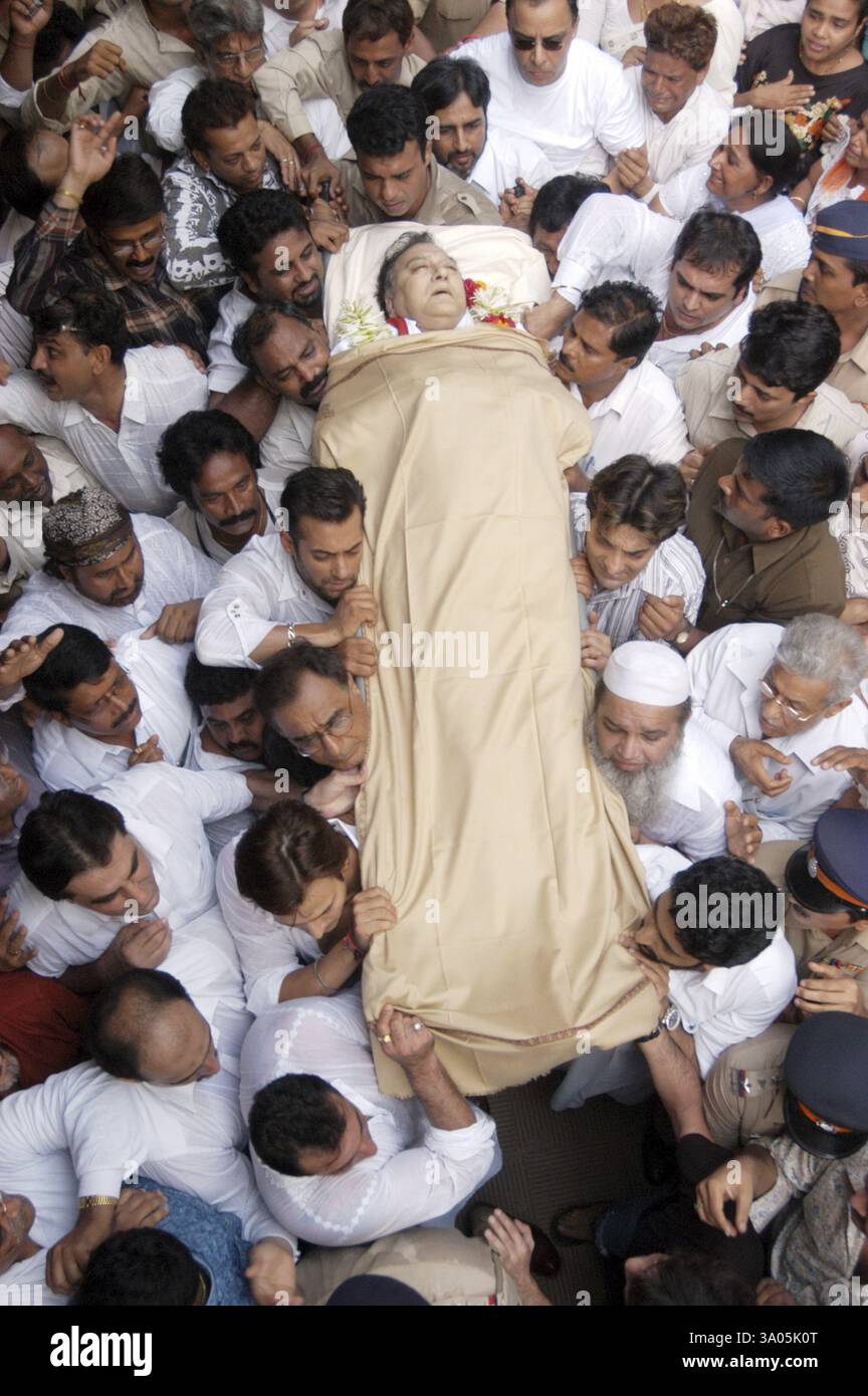 People thronged to have last look of Sunil Dutt born as Balraj Dutt ...