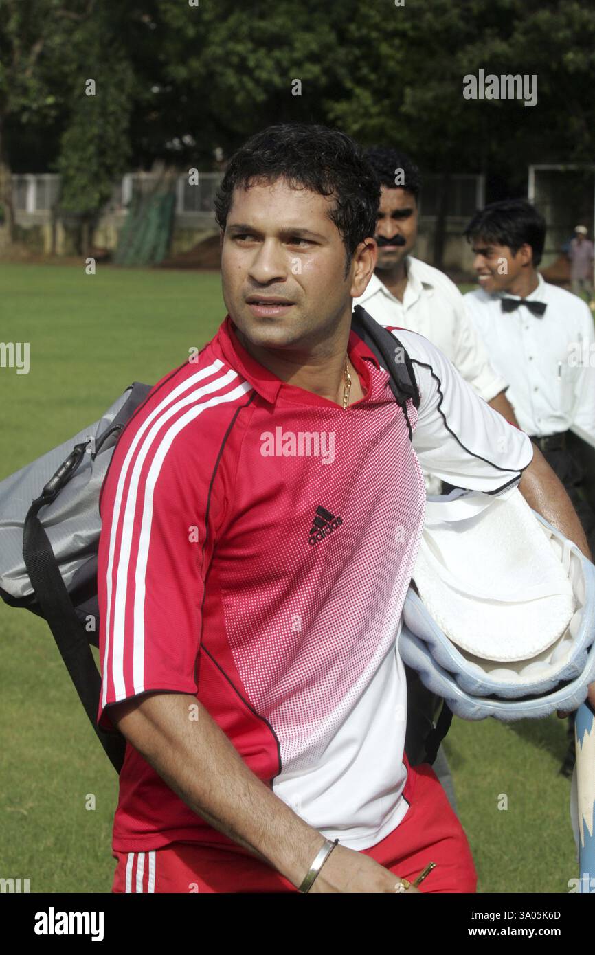 Master Blaster Sachin Tendulkar after net practicing, Bombay Mumbai, Maharashtra, India NO MR ...