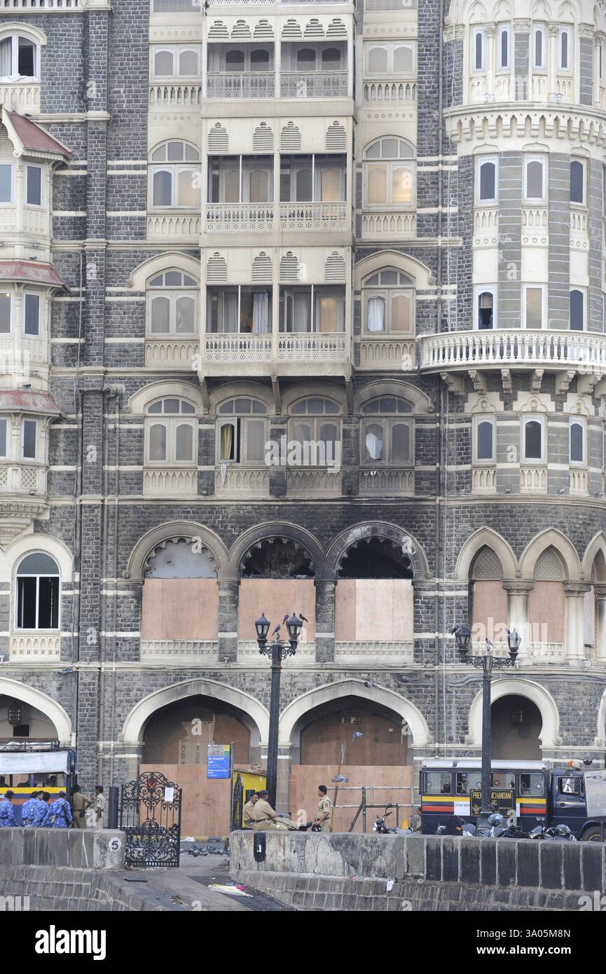 Burn window of Taj Mahal hotel, after terrorist attack by Deccan ...