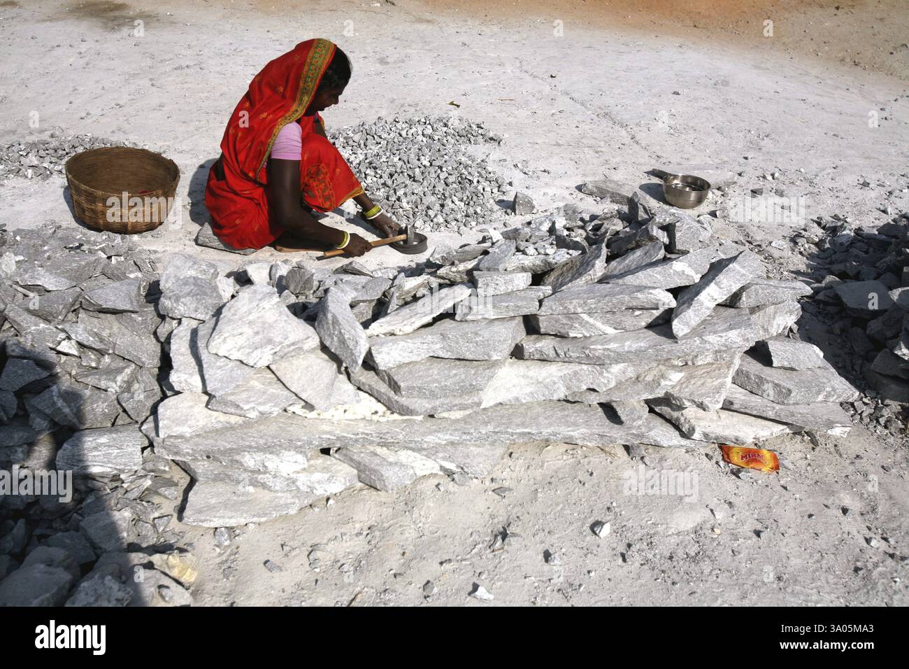 Lady breaking rock at rock mountain in Jharkhand, India, Asia Stock ...