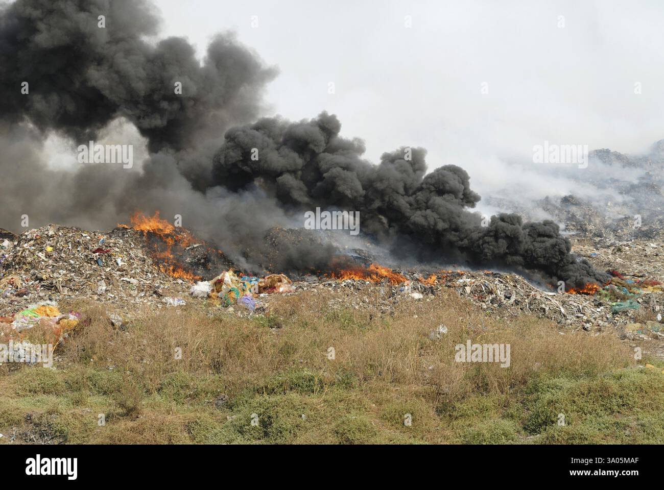 Burning garbage in dumping ground, Deonar, Bombay Mumbai, Maharashtra ...