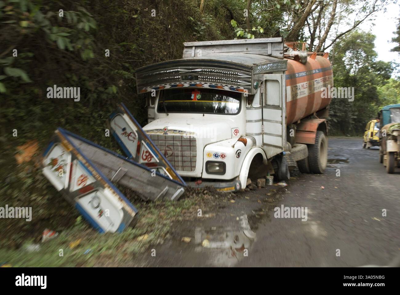 Indian truck accident hi-res stock photography and images - Alamy