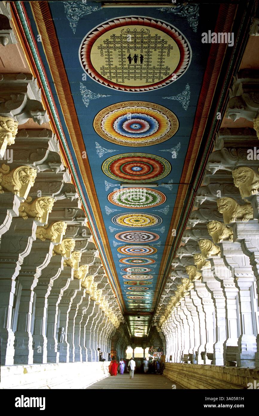 World longest corridor in Ramanathaswamy temple, Rameswaram Rameshvaram ...