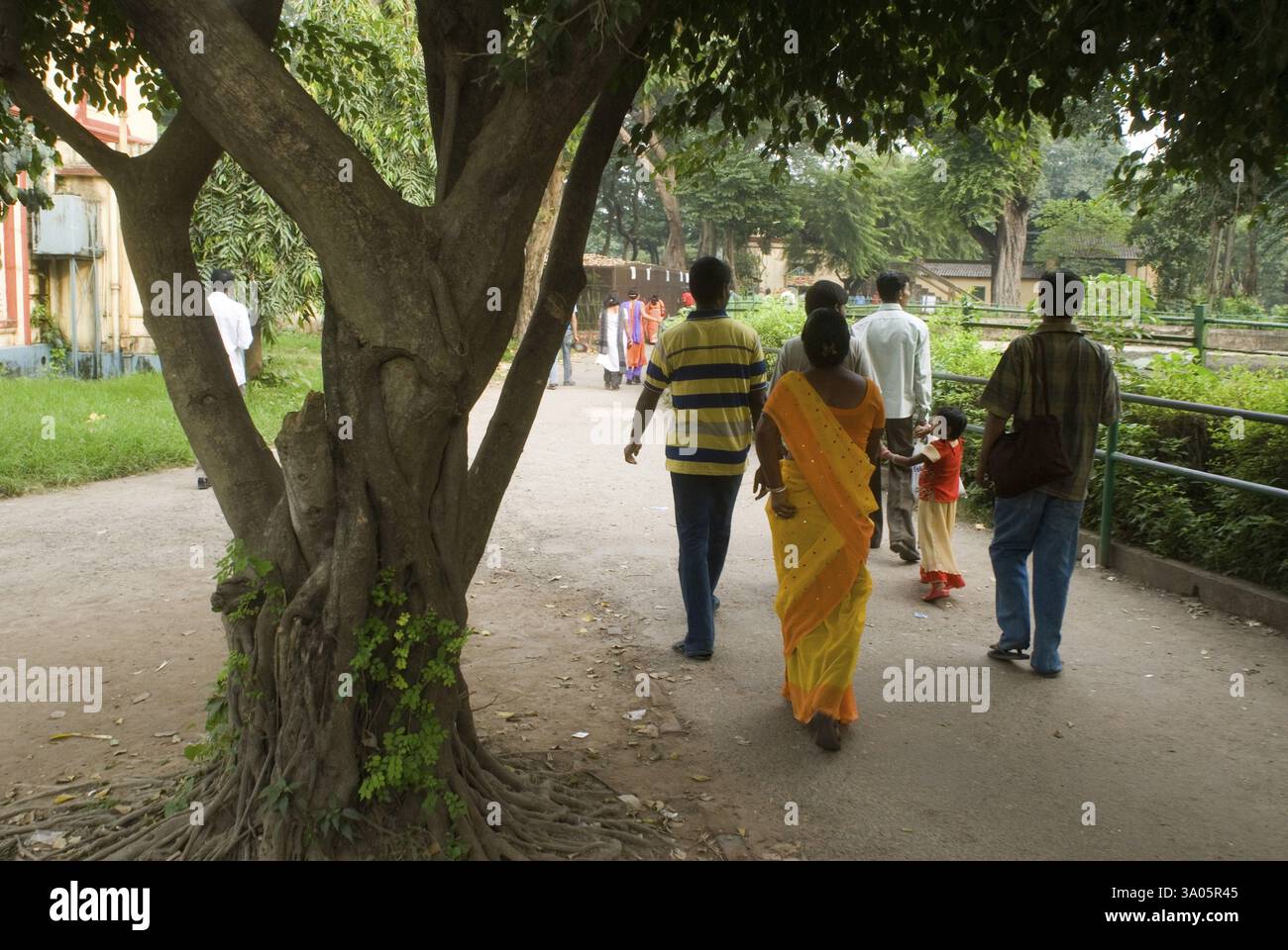 Family take a walk at Alipore zoo, Kolkata, West Bengal, India, Asia ...