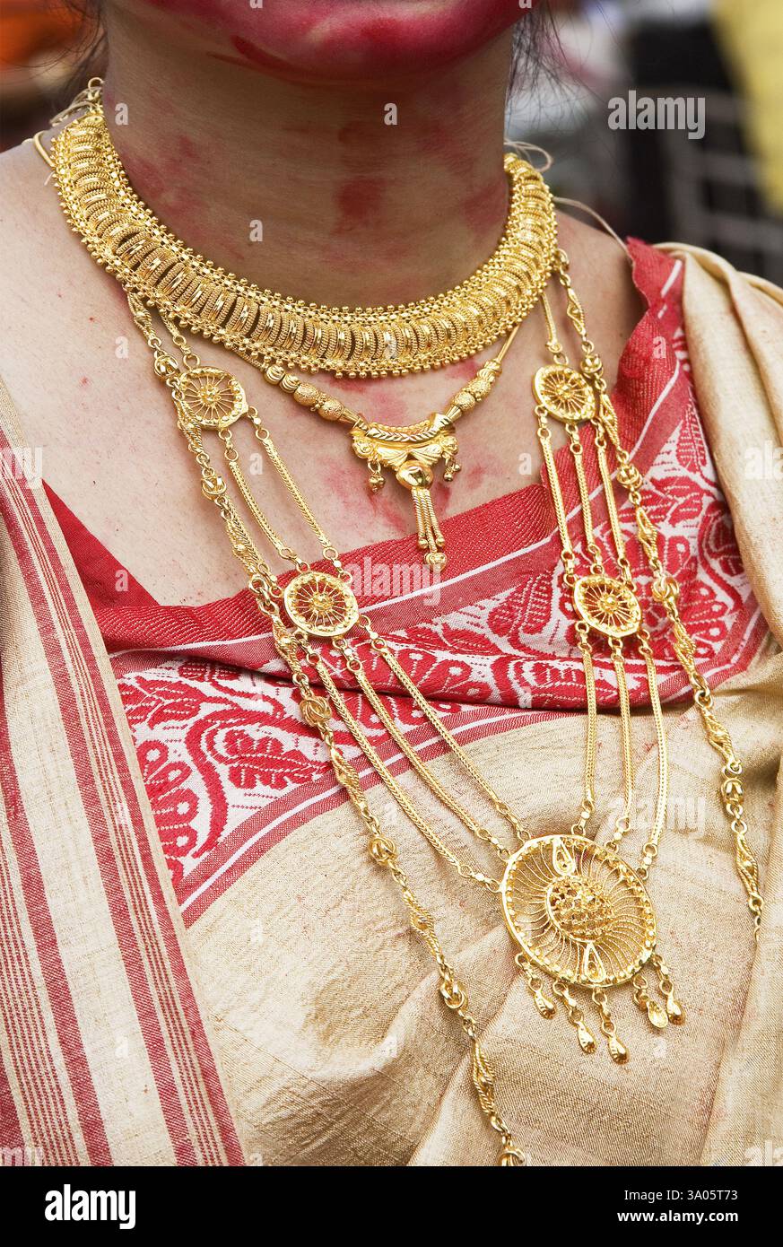 Woman celebrating Durga Pooja dussera Vijayadasami Navaratri Festival ...