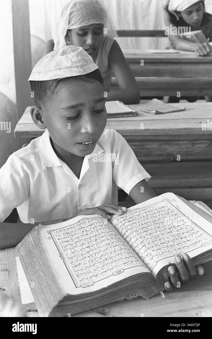 Pupil in classroom, Male capital of Maldives NO MR Stock Photo - Alamy