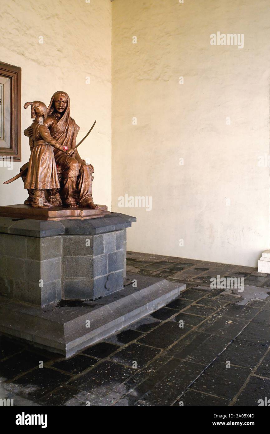 Heritage statue of Jijabai with child Shivaji Maharaj, Shivneri fort ...
