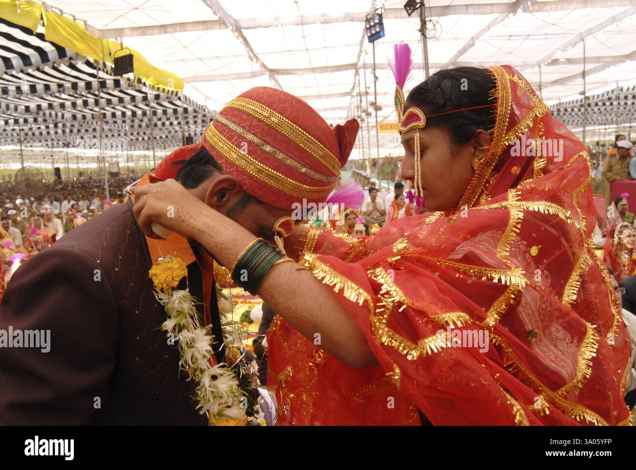 Couples getting married at mass marriage function organized by Sant ...