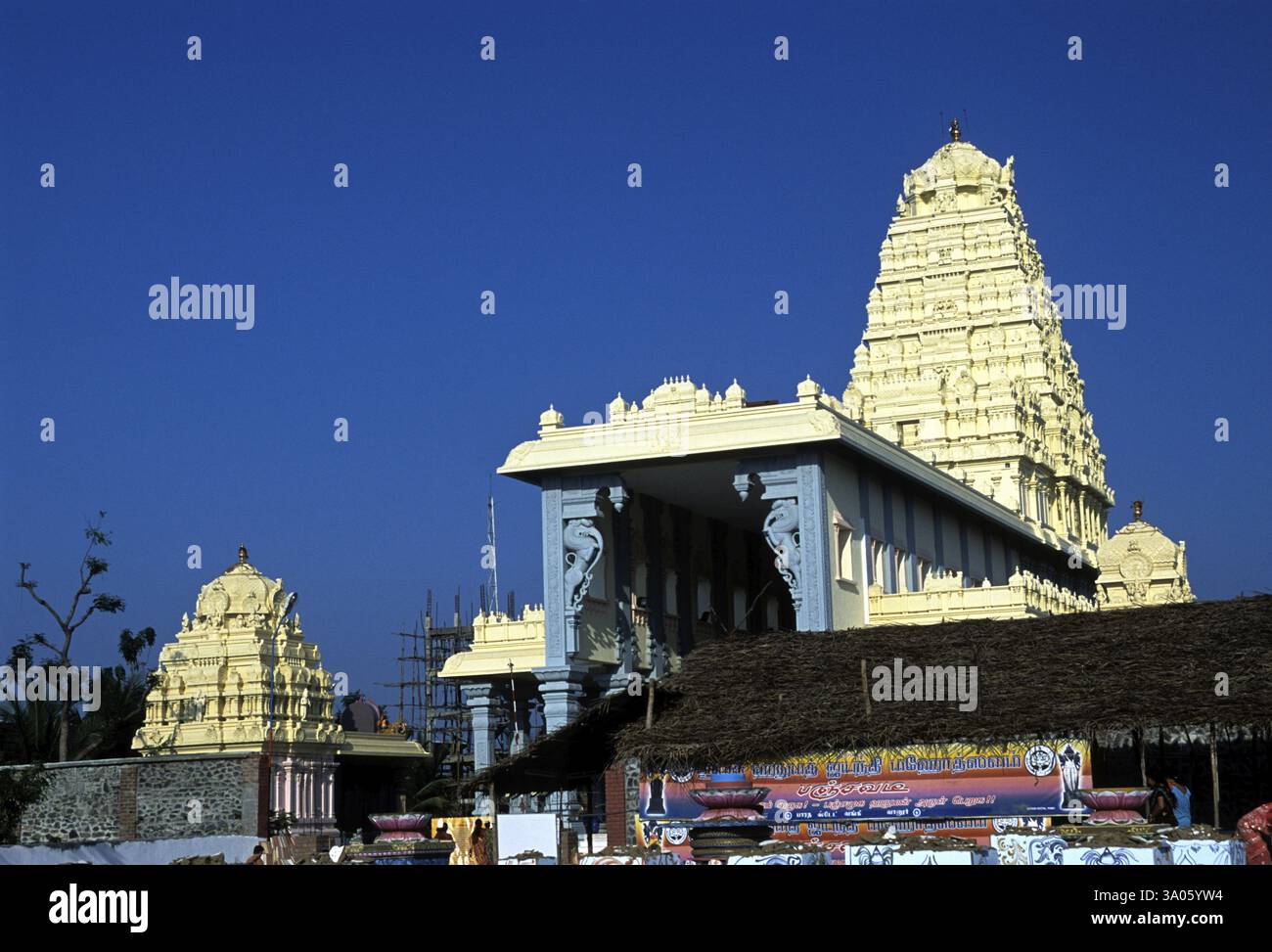 Panchamuga anjaneya hanuman temple at panchavadi near Pondicherry ...