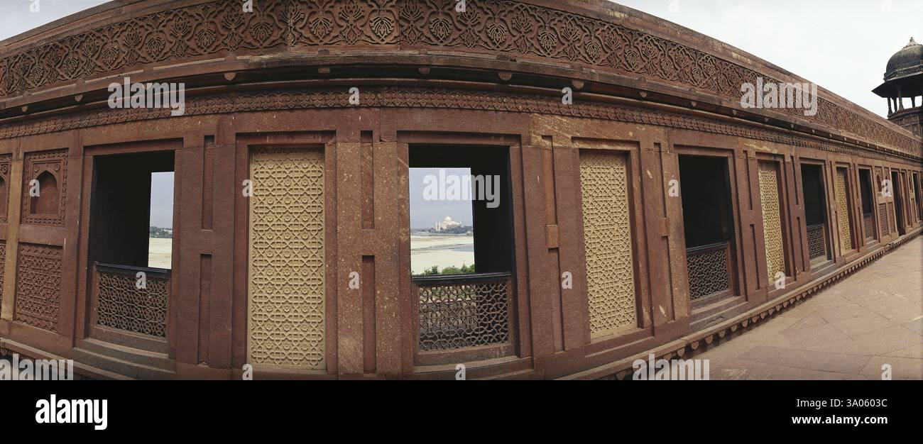 Taj Mahal seen through window of Red Fort, Agra, Delhi, India, Asia ...