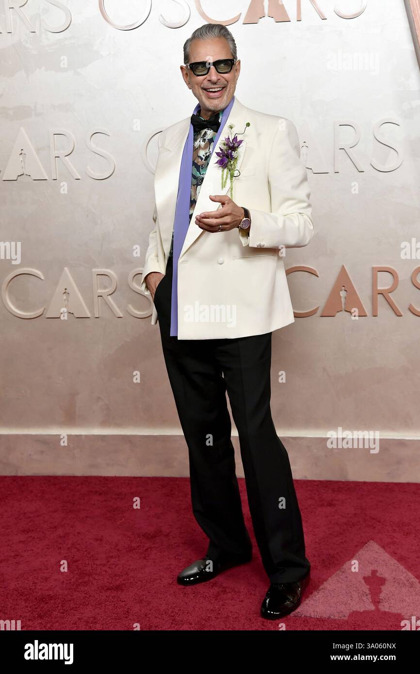 Jeff Goldblum arrives at the Oscars on Sunday, March 2, 2025, at the ...