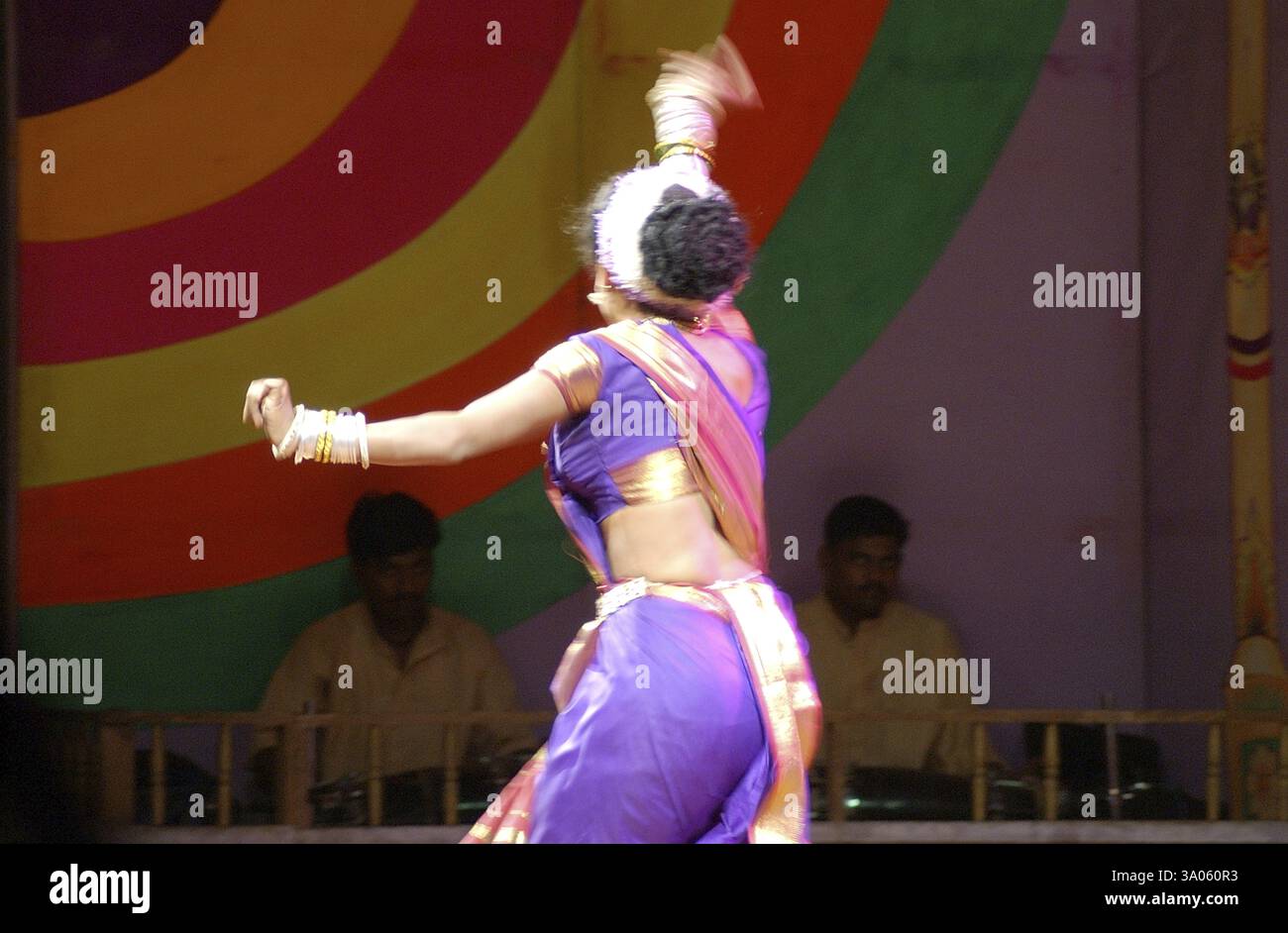 Lavni dance, traditional Maharashtrian dance Mumbai Bombay, Maharashtra ...