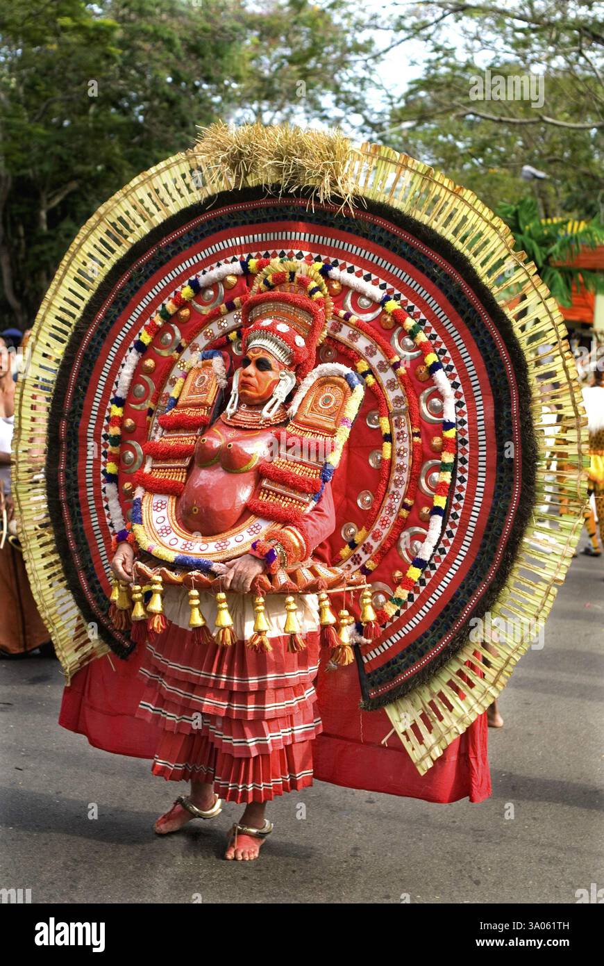 Theyyam theyam dance during onam celebration, Trivandrum, Kerala, India 2008 Stock Photo - Alamy