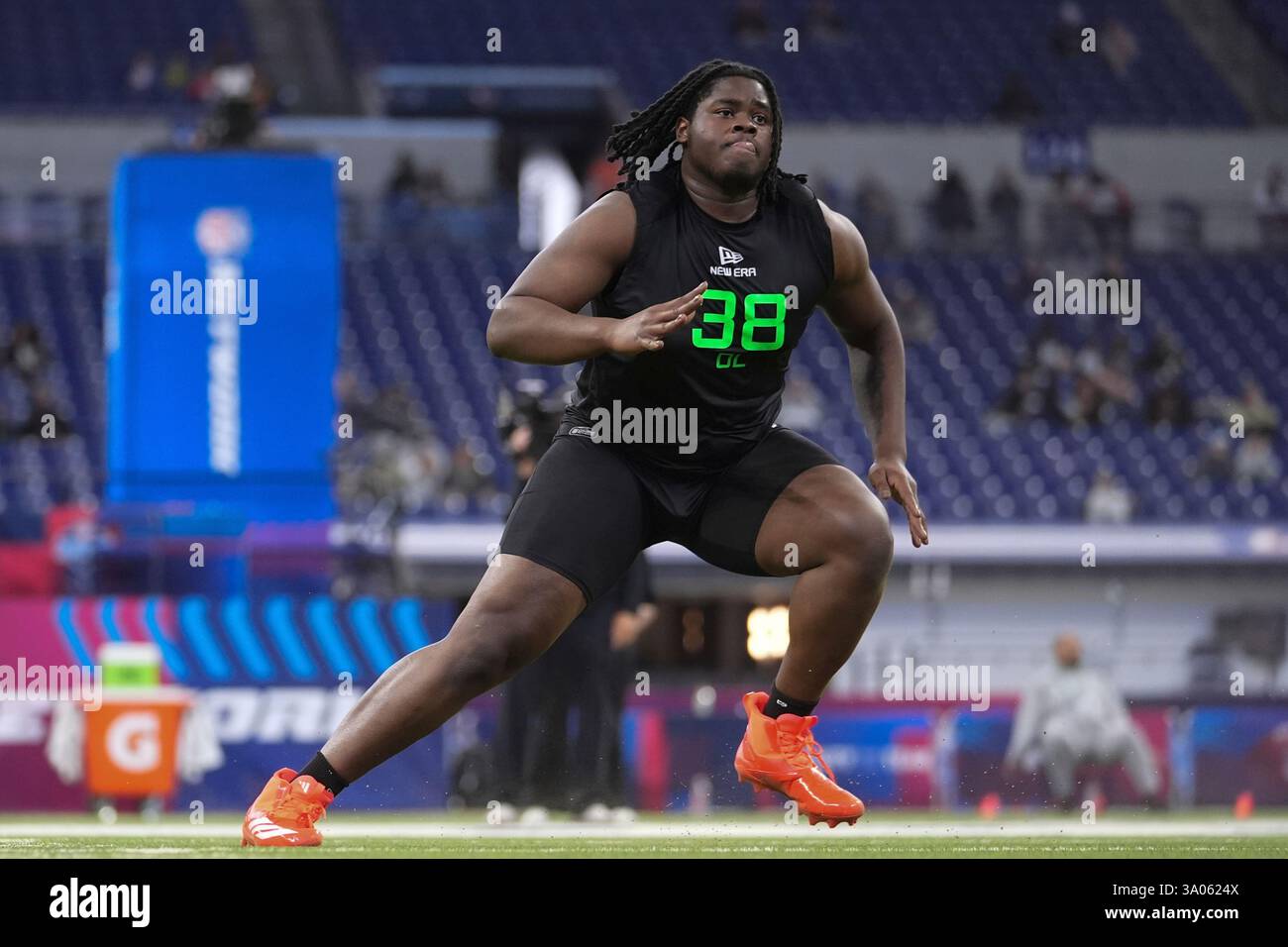 South Carolina offensive lineman Torricelli Simpkins III runs a drill ...