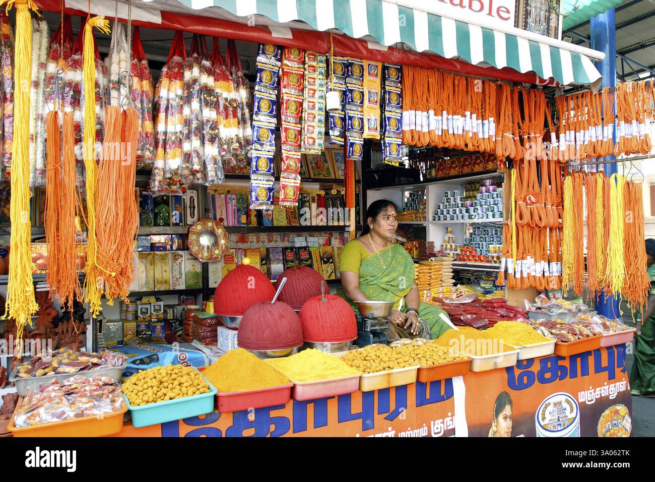 Shop selling pooja items in front of Kapaleswarar temple in Mylapore ...