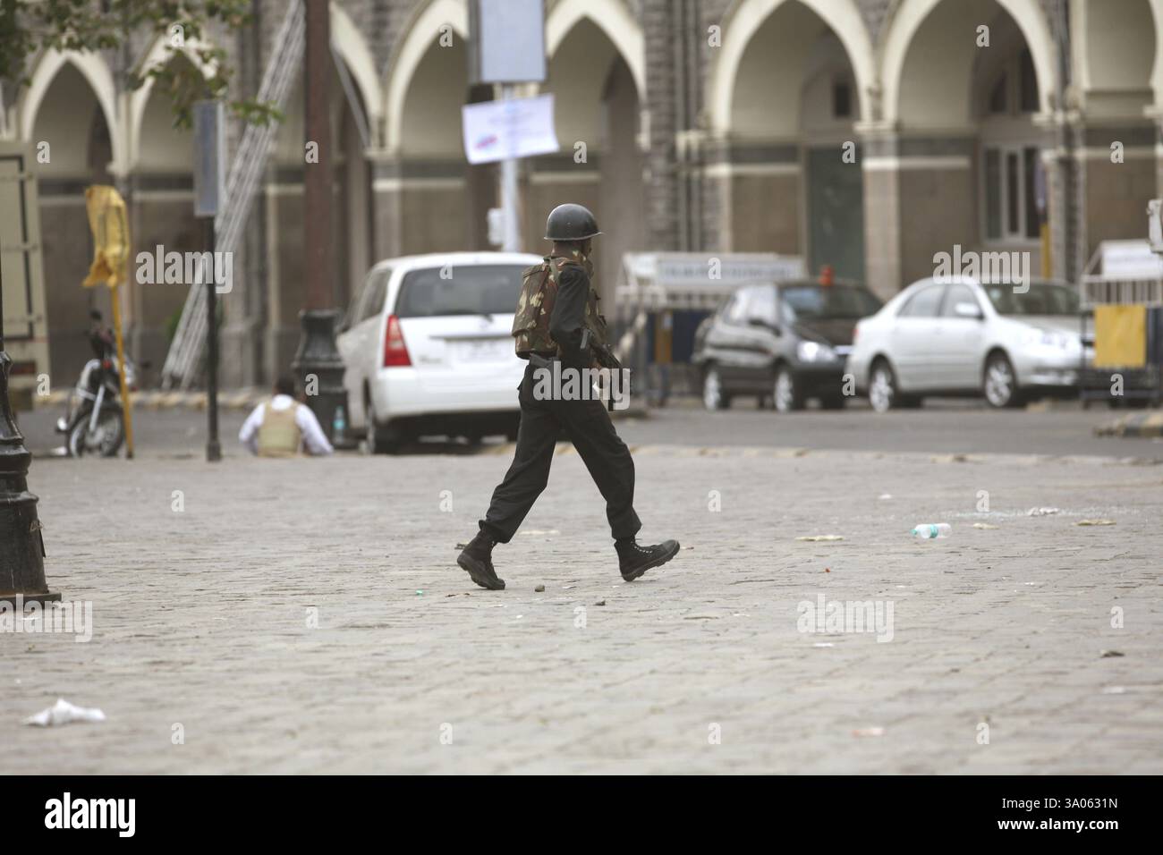 National Security Guards NSG commando running gun battle militants Taj ...