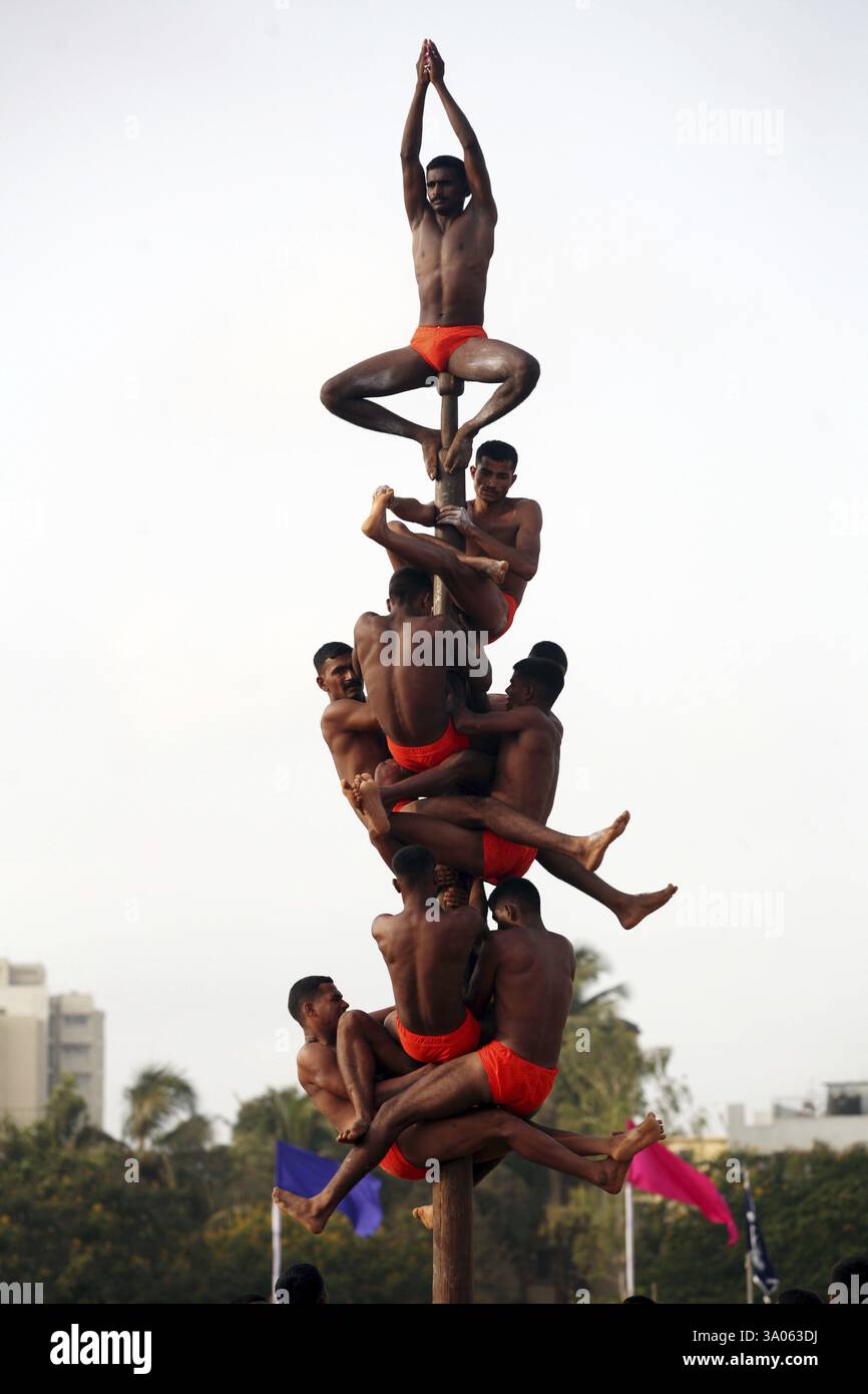 Police men performing Malkhamb gymnastics on 1 May Maharashtra ...