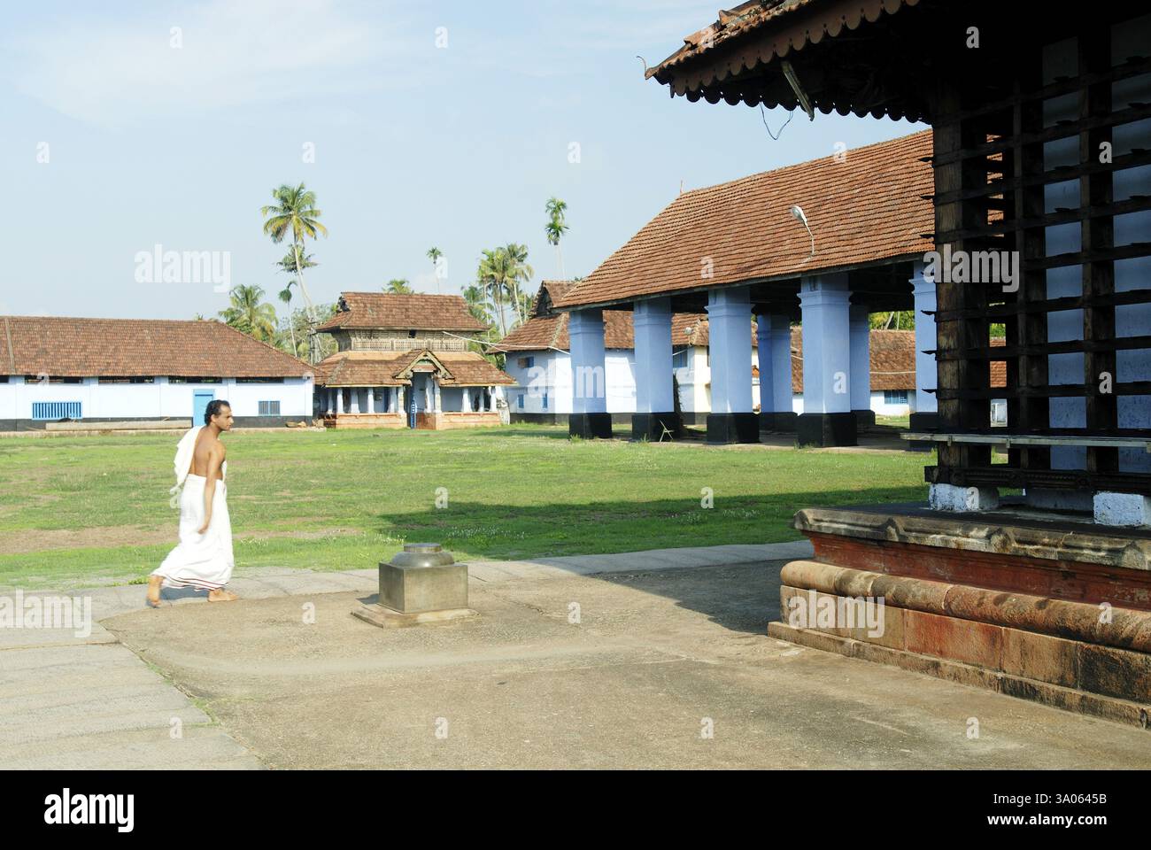 Koothambalam temple, theatre hall staging Koothu Koodiyattam dramatic ...