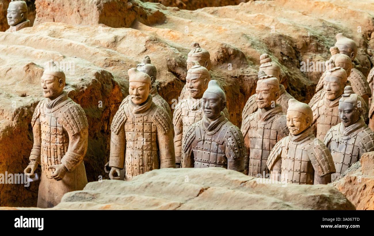 Excavated sculptures statues of the terracota army warriors of Qin Shi ...