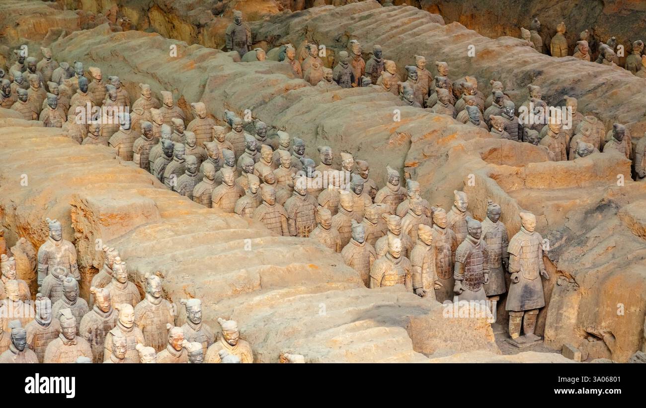 Excavated sculptures statues of the terracota army warriors of Qin Shi ...