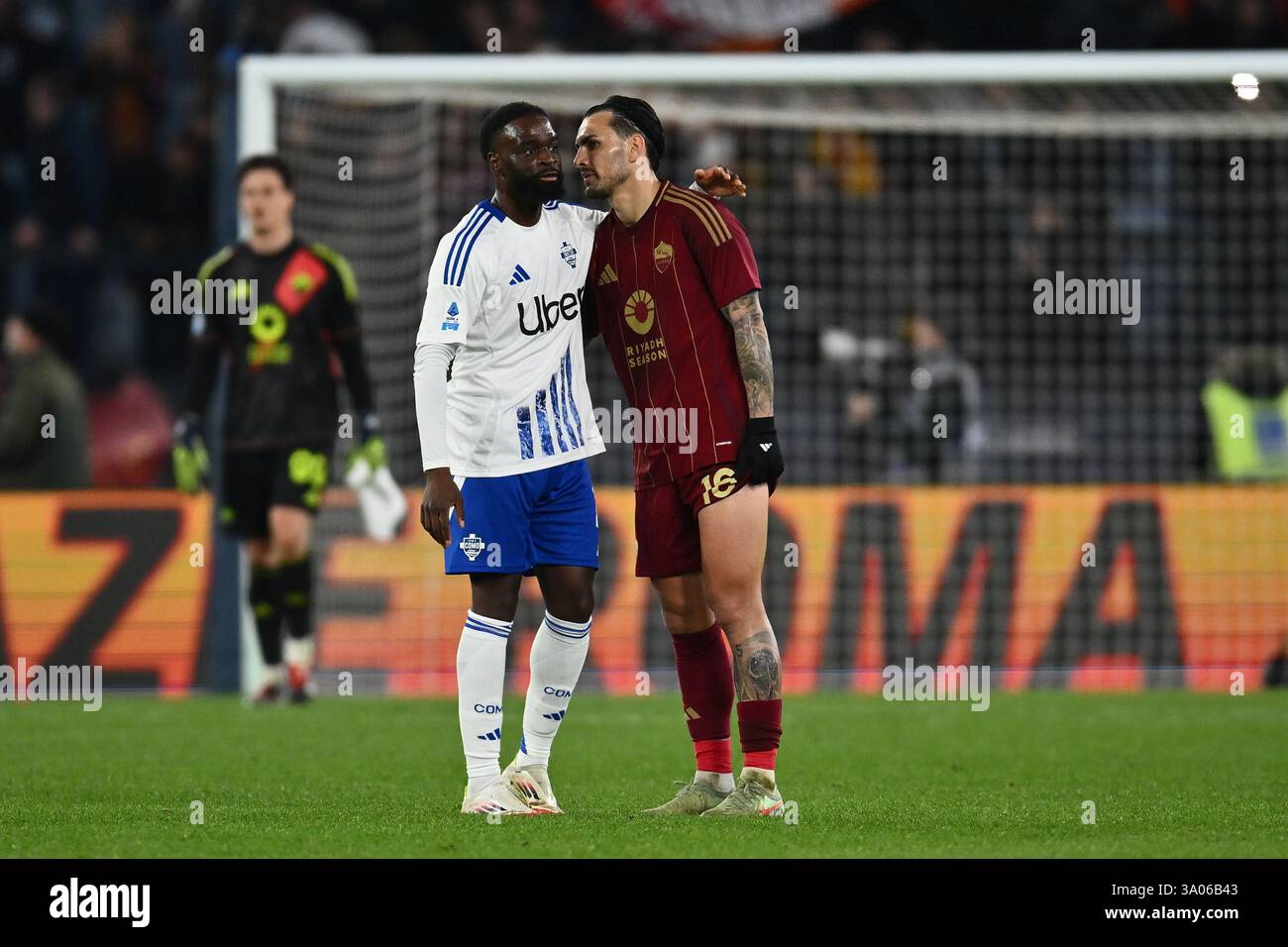 Jonathan Ikone of Como 1907 and Leandro Paredes of A.S. Roma at he end ...