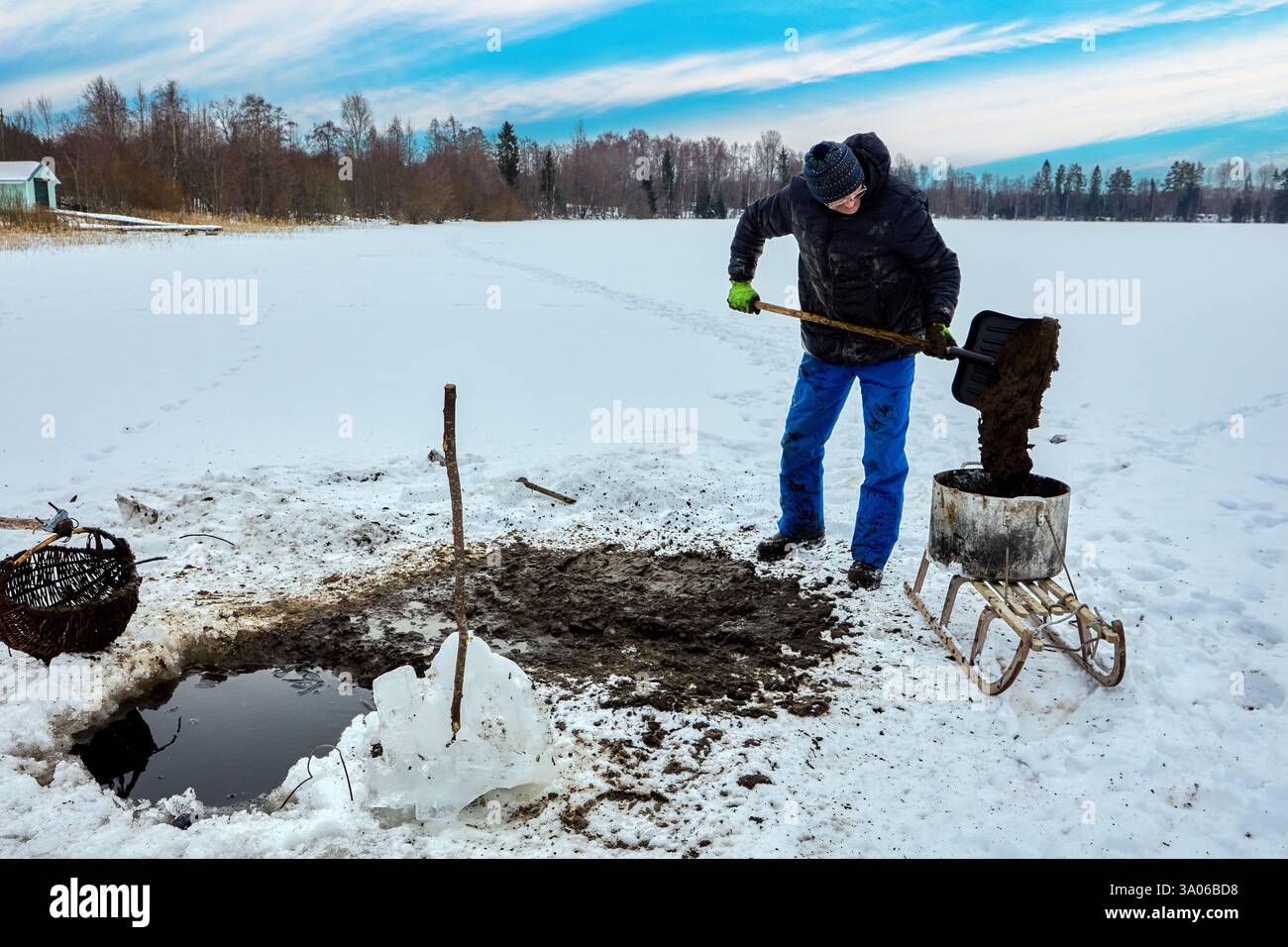 Lacustrine mud hi-res stock photography and images - Alamy