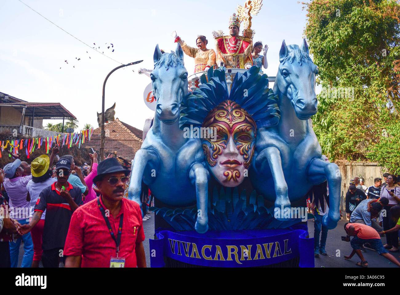 Queen momo hi-res stock photography and images - Alamy