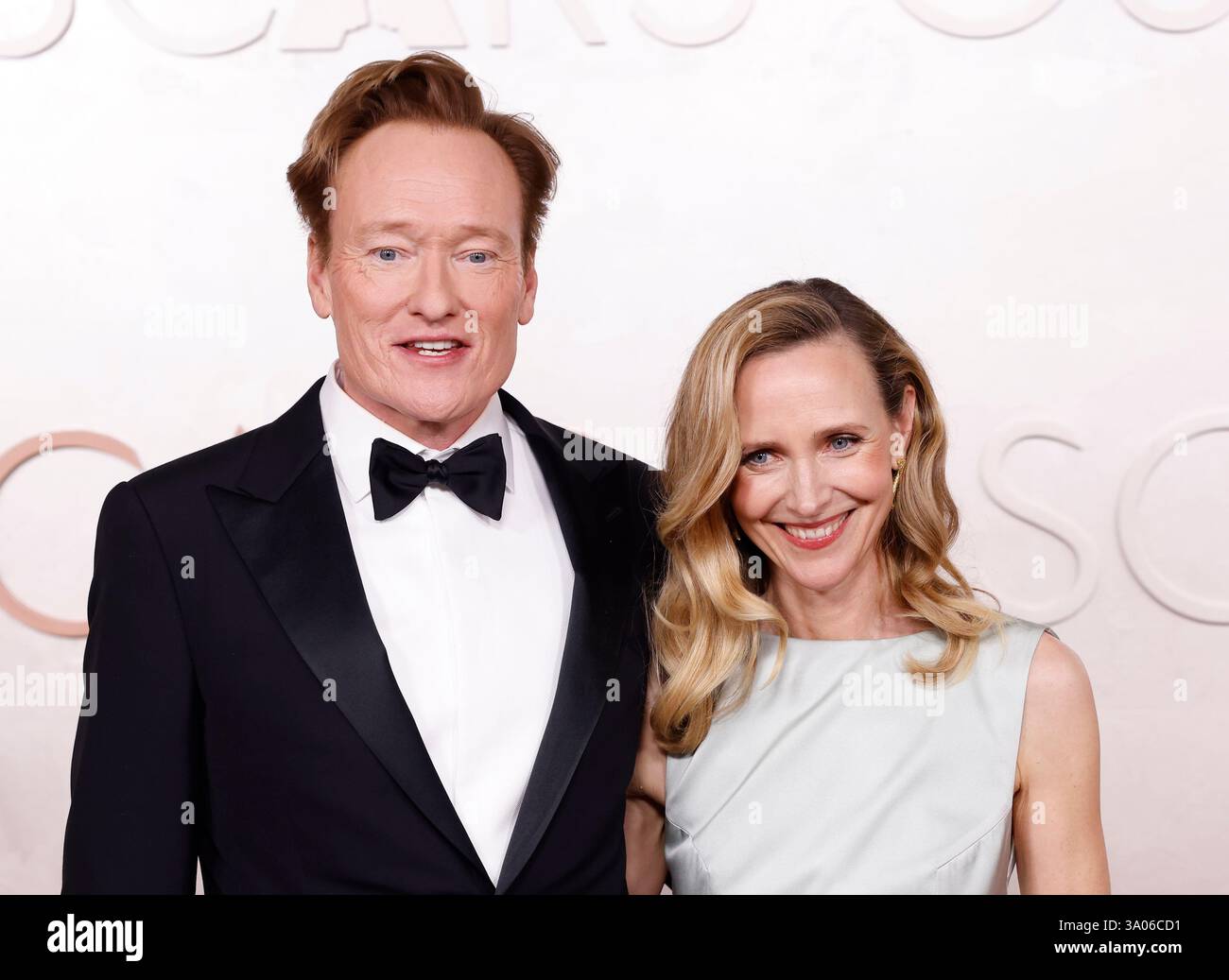 (L-R) Conan O'Brien and Liza Powel O'Brien arrive on the red carpet for ...