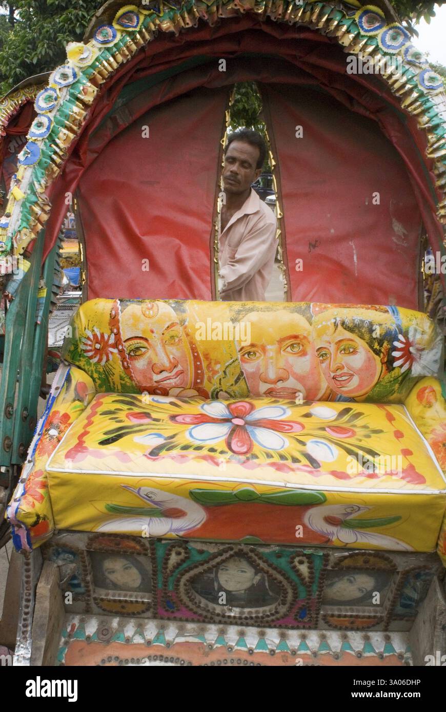 Cycle Rickshaw art-Bangladeshis unique and popular arts, the paintings ...